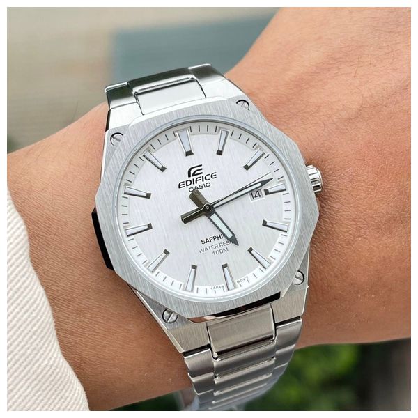 Elryan: Casio Watch For Men - Analog Display, Stainless Steel Band - Silver